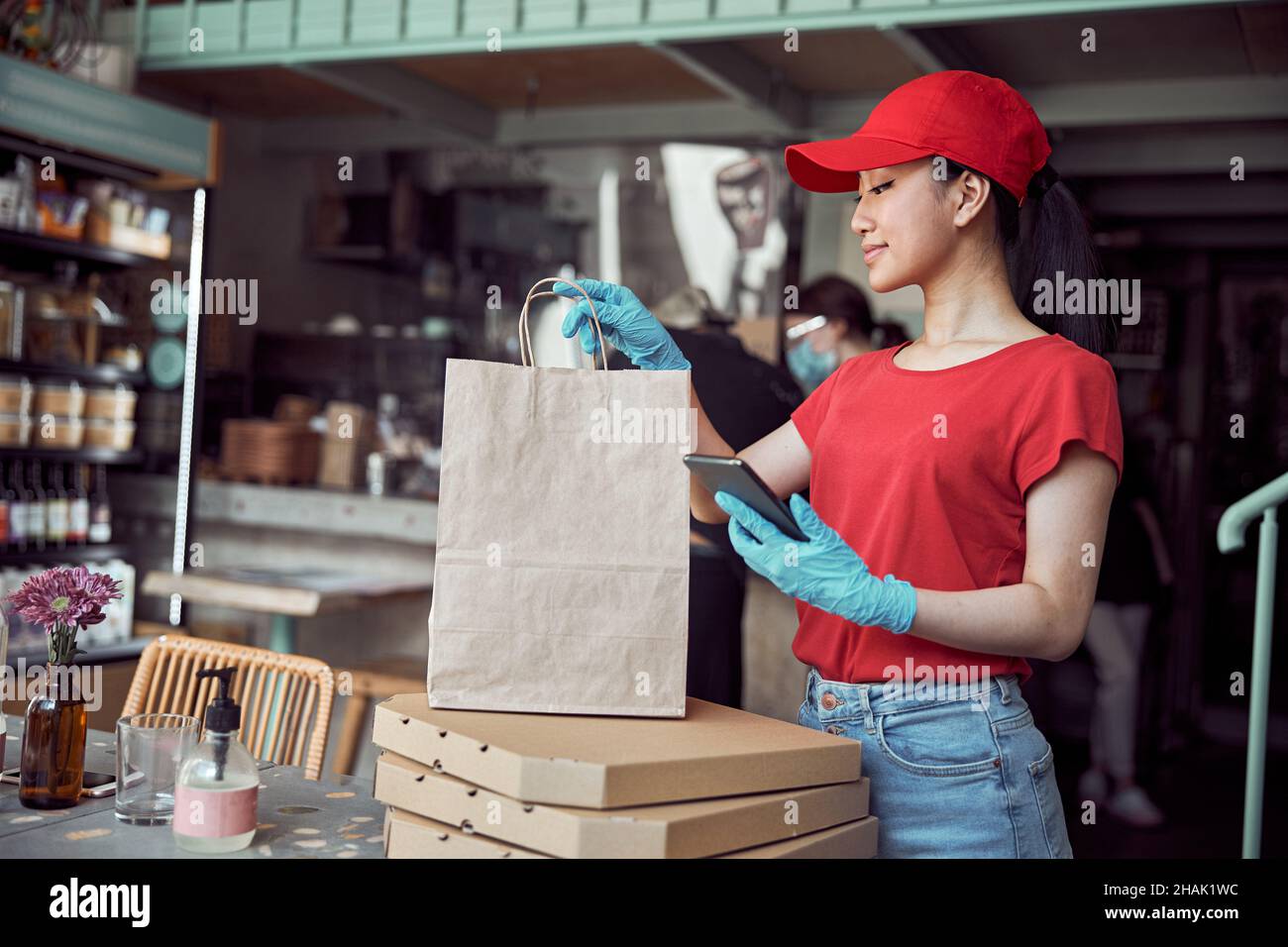 Delivery dish hi-res stock photography and images - Alamy