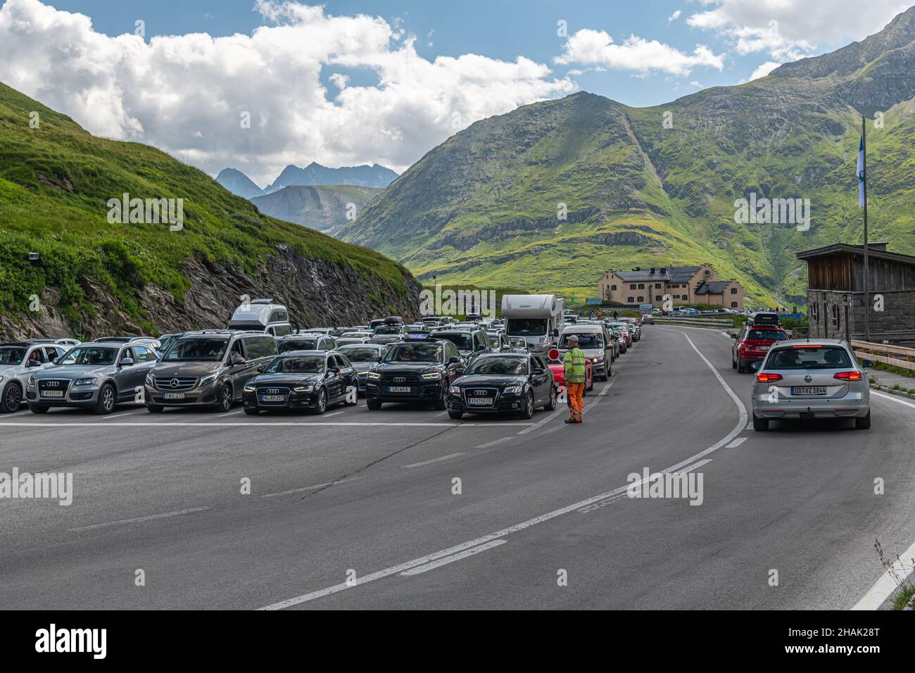 Block handling (Blockabfertigung) at Grossglockner Hochalpenstrasse ...