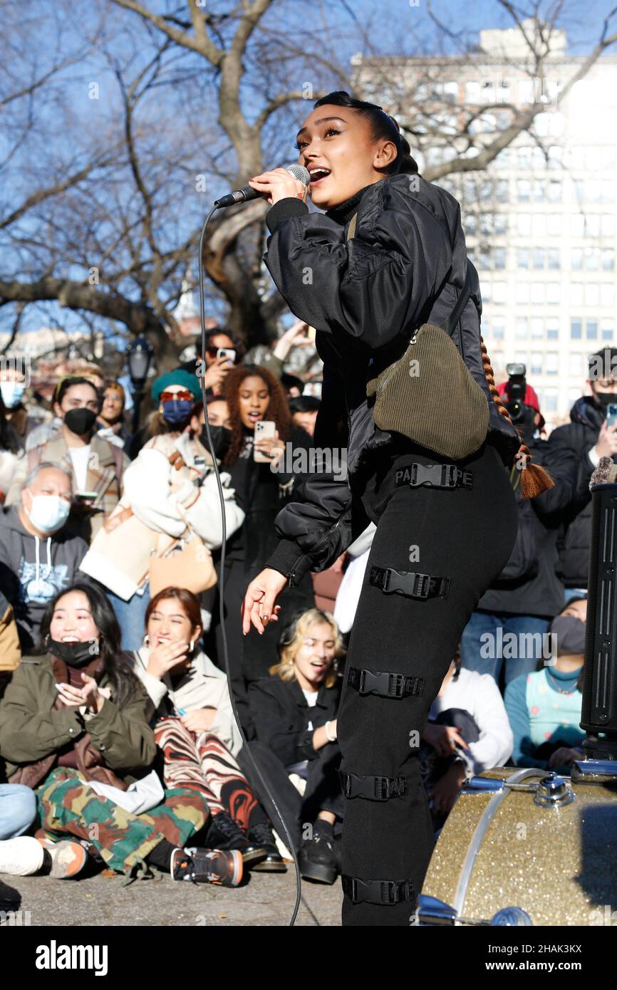New York, New York, USA. 13th Dec 2021. British pop-star Joy Crookes ...