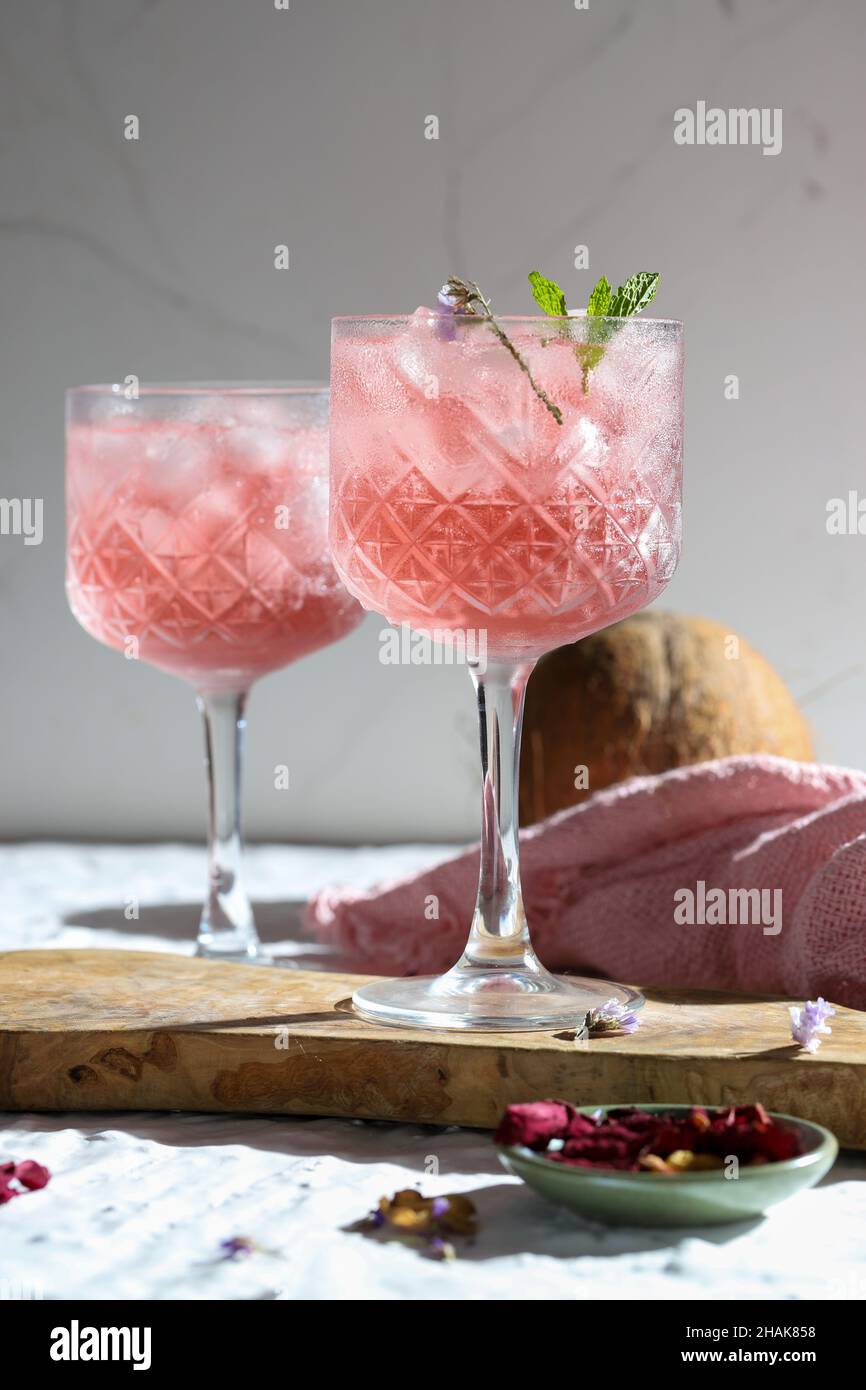 Iced rose cocktails with spearmint Stock Photo - Alamy