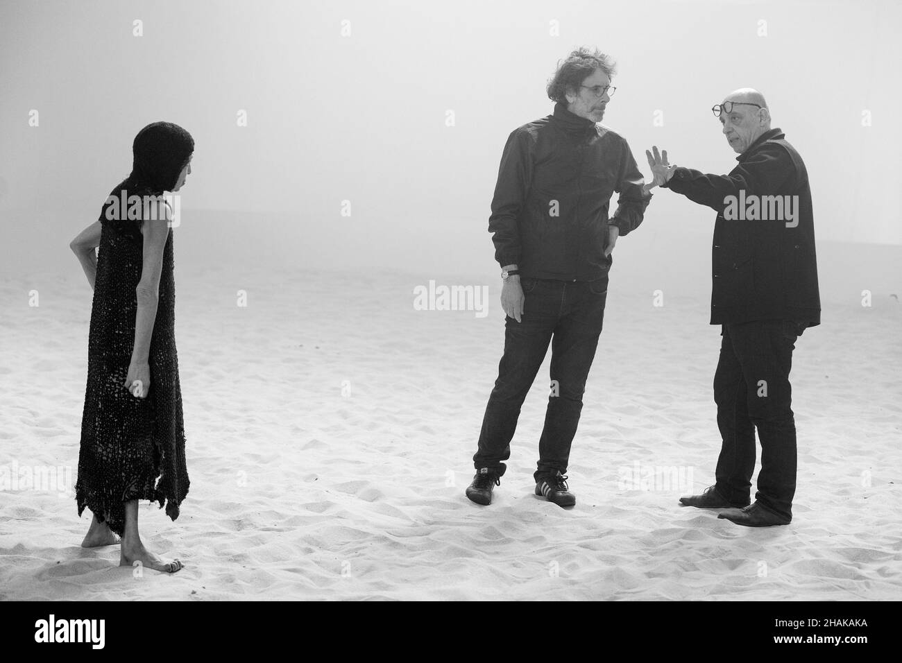 THE TRAGEDY OF MACBETH, from left: Kathryn Hunter, director Joel Coen ...