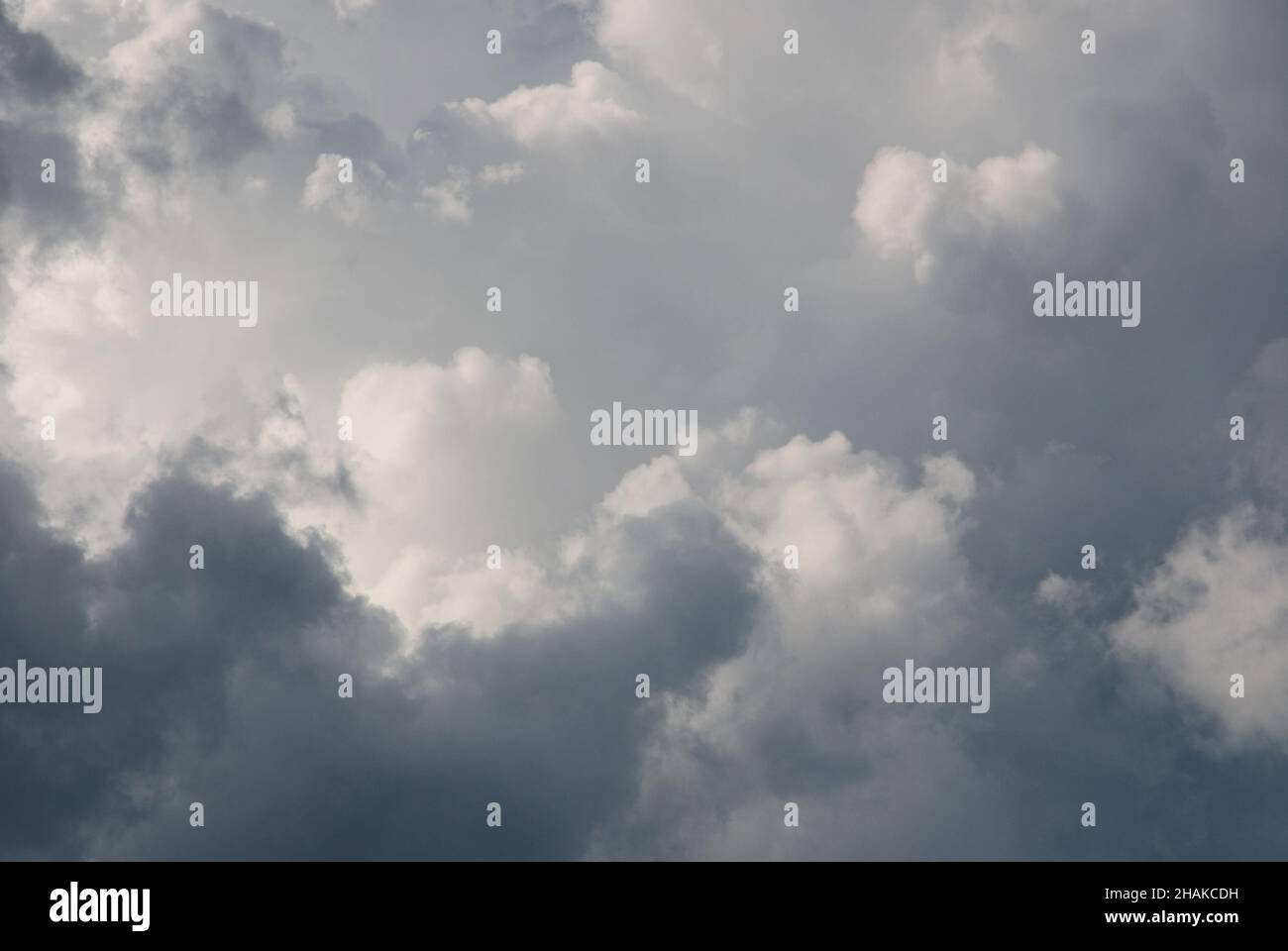 Sky with heavy clouds hi-res stock photography and images - Alamy