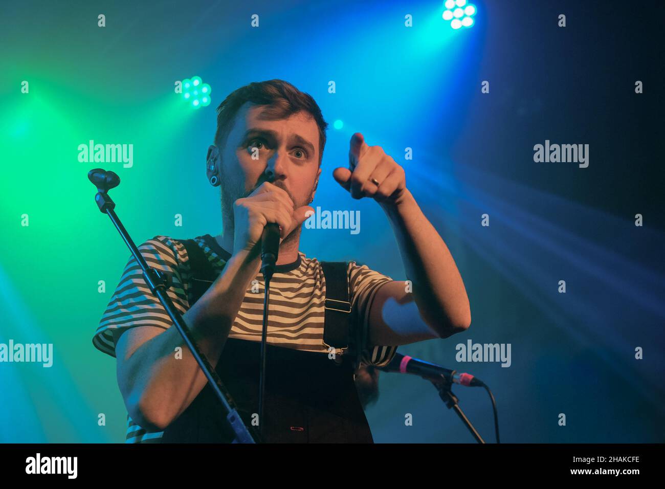 Jonathan "JD" Darley with British a capella style, folk and sea shanty ...