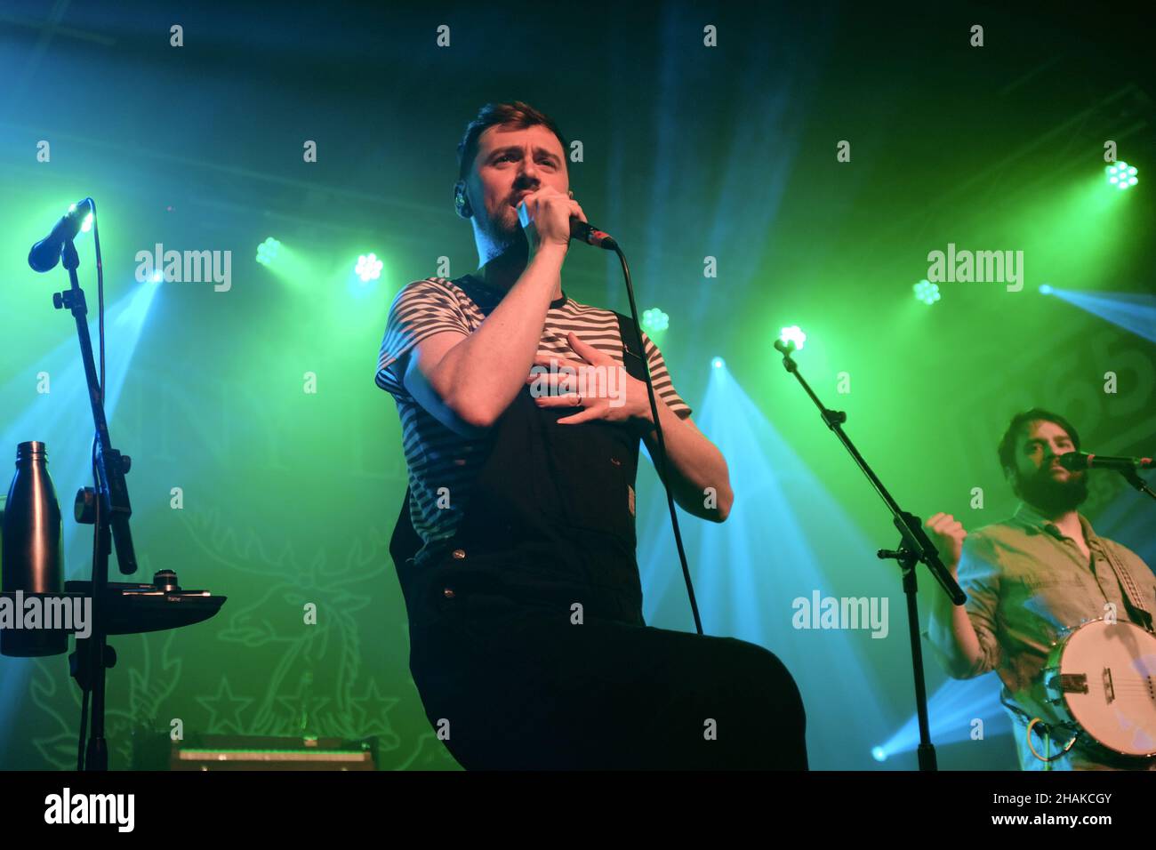 Jonathan "JD" Darley with British a capella style, folk and sea shanty ...