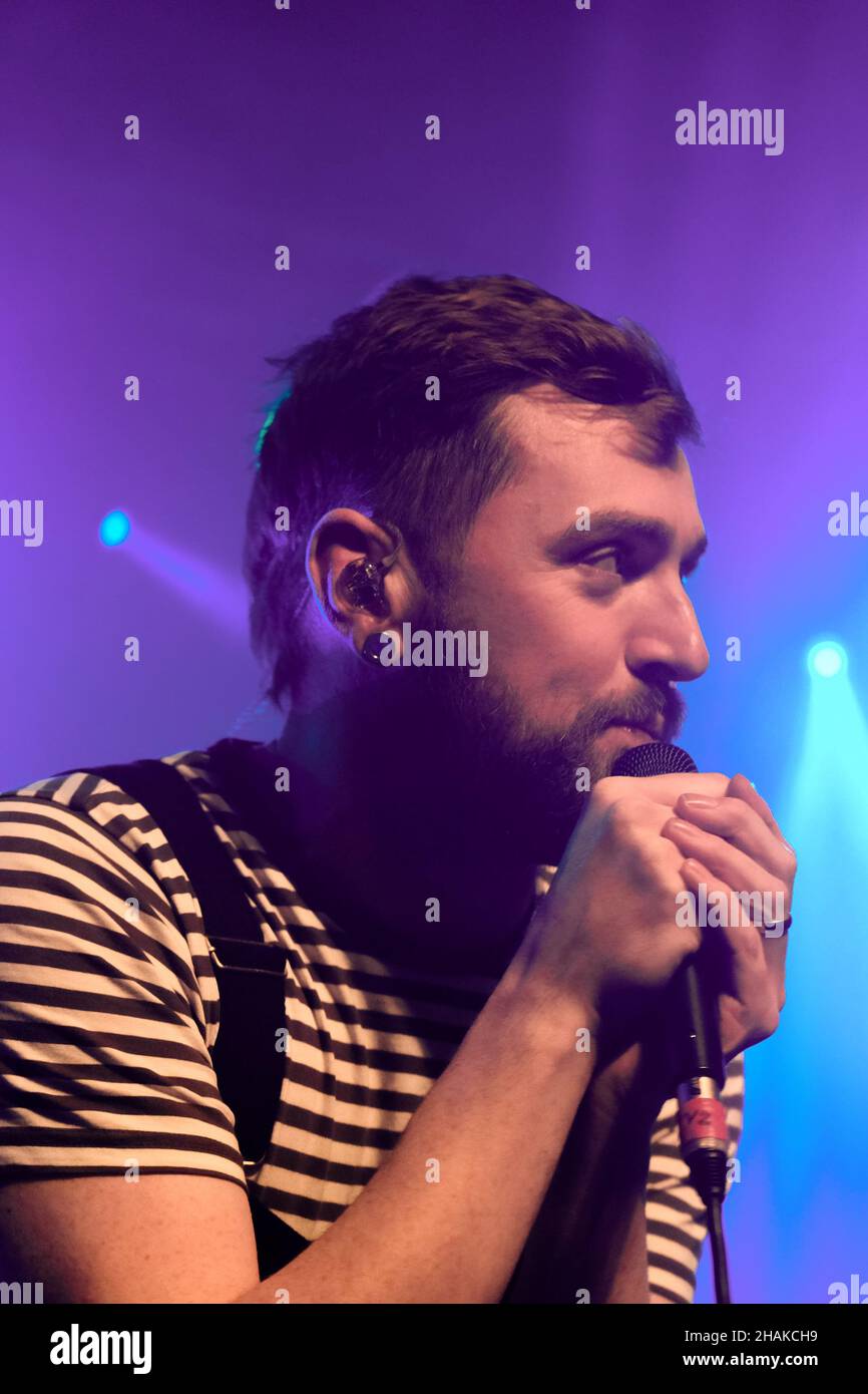 Jonathan "JD" Darley with British a capella style, folk and sea shanty ...