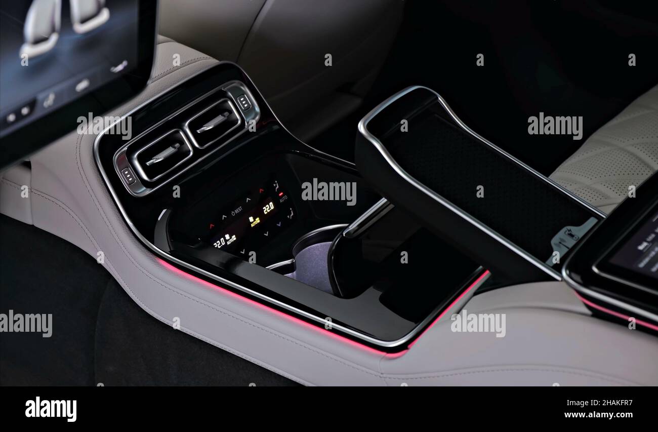 Mercedes Maybach S Class - Luxurious, Comfortable And Modern Car ...