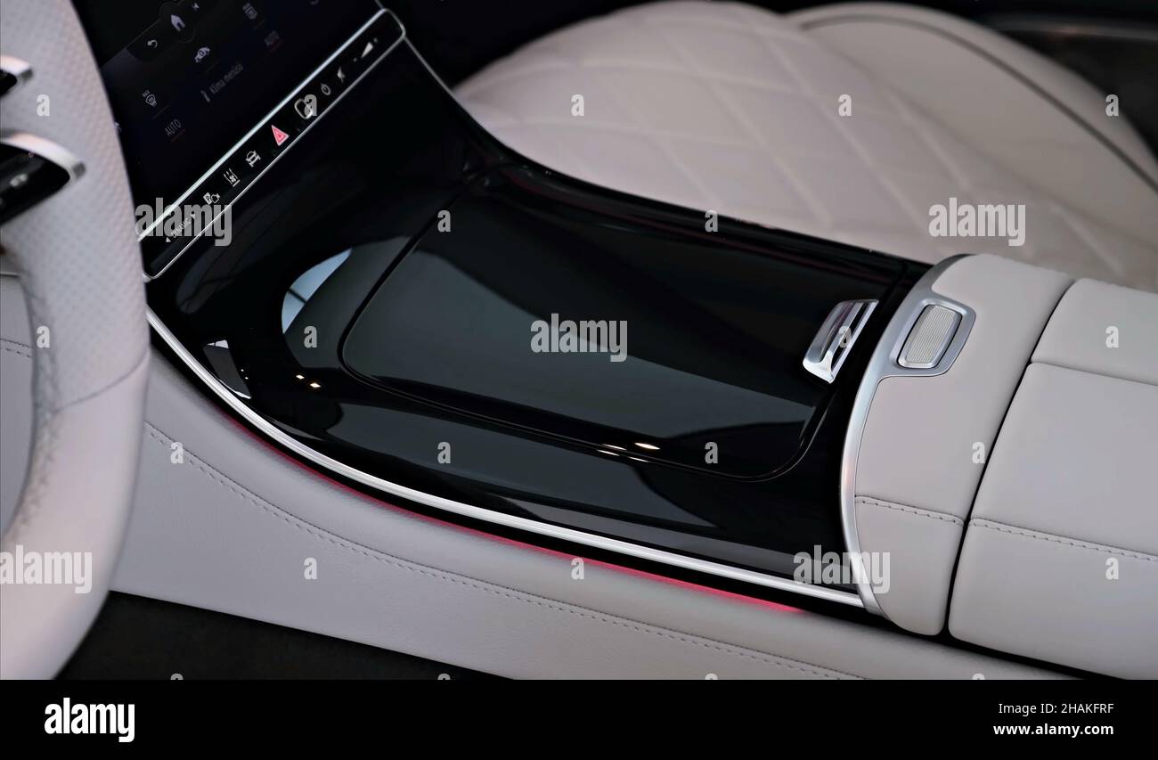 Mercedes Maybach S Class - Luxurious, Comfortable And Modern Car ...