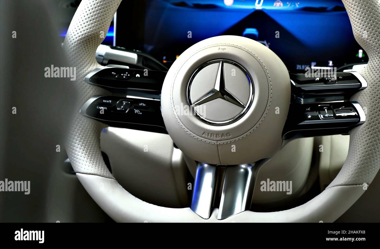 Mercedes Maybach S Class - Luxurious, Comfortable And Modern Car ...