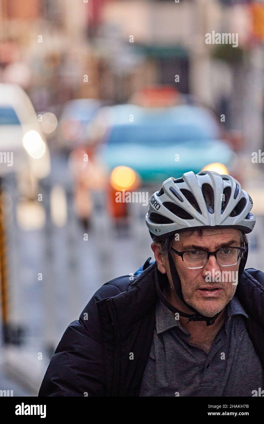 Cyclists and food delivery people Stock Photo - Alamy