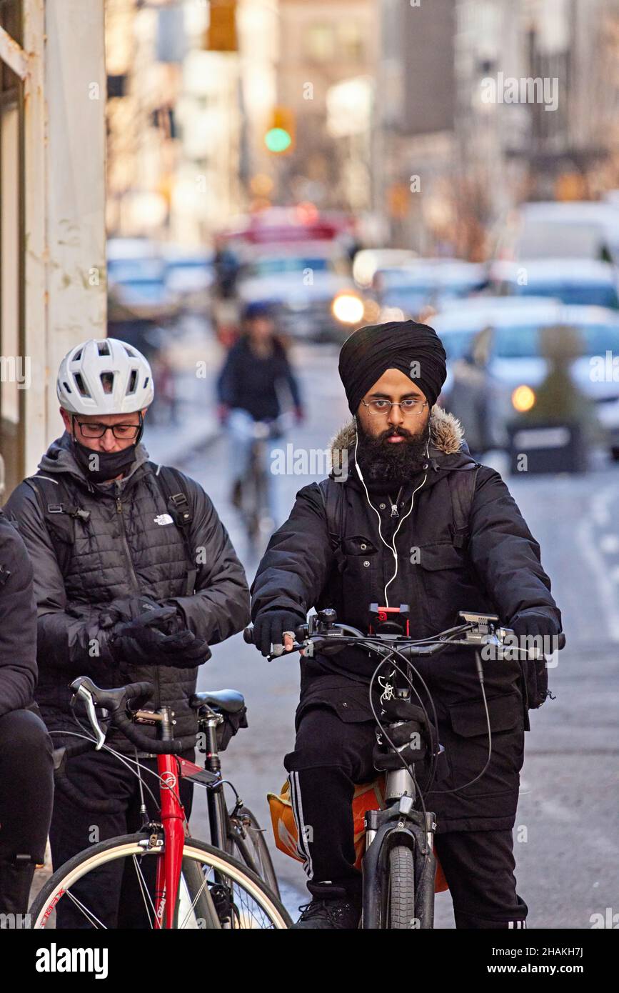 Cyclists and food delivery people Stock Photo - Alamy