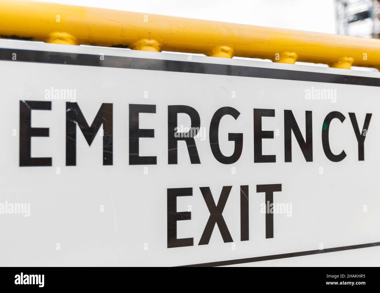 Exit sign arrow symbol hi-res stock photography and images - Alamy