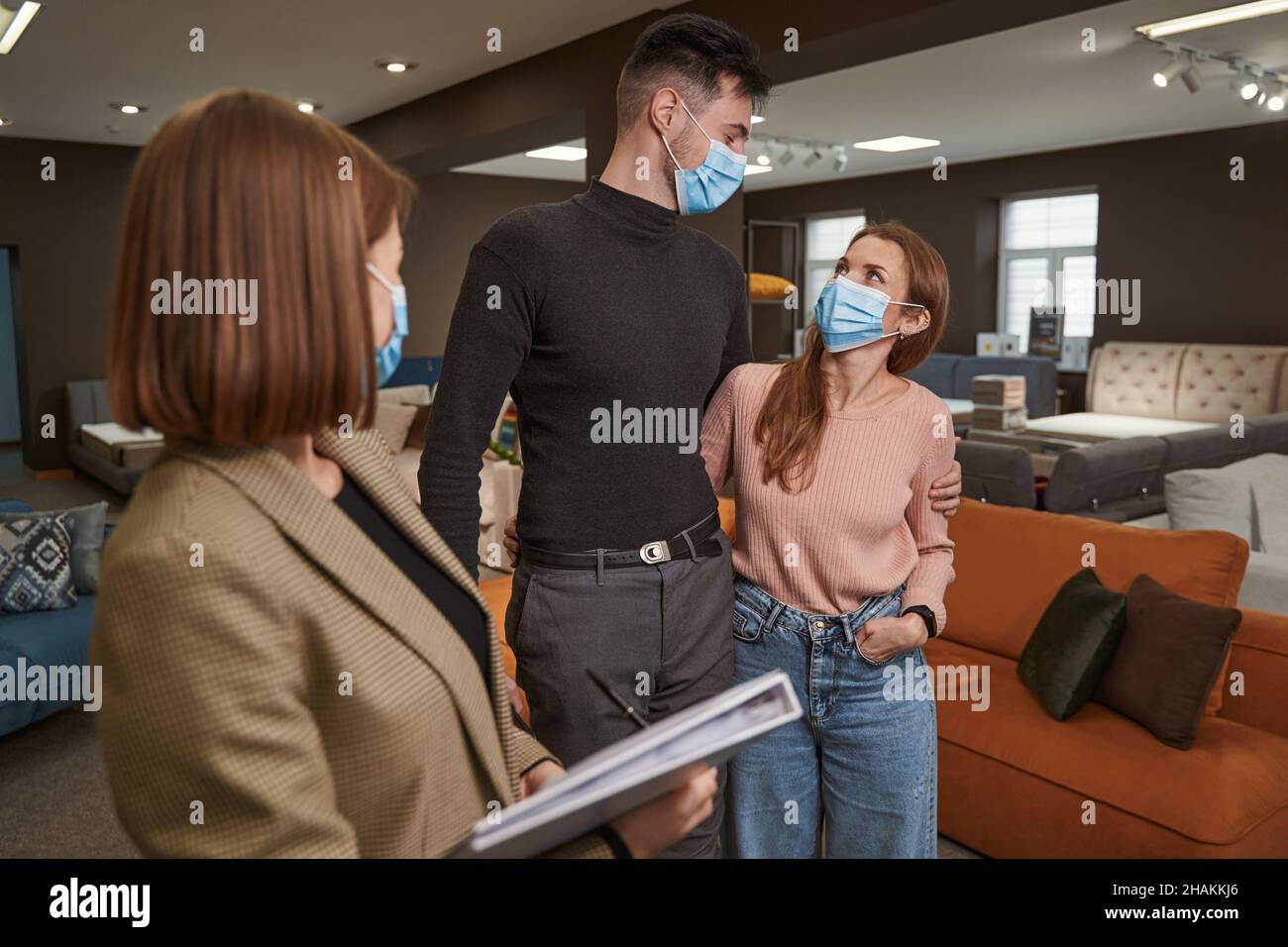 File customers shopping in hi-res stock photography and images - Alamy