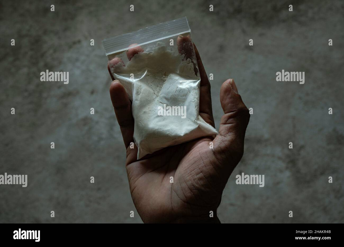 Drug addict using drugs heroine hi-res stock photography and images - Alamy