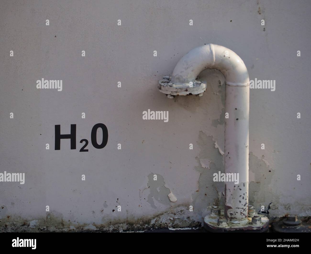 H2o written with water hi-res stock photography and images - Alamy