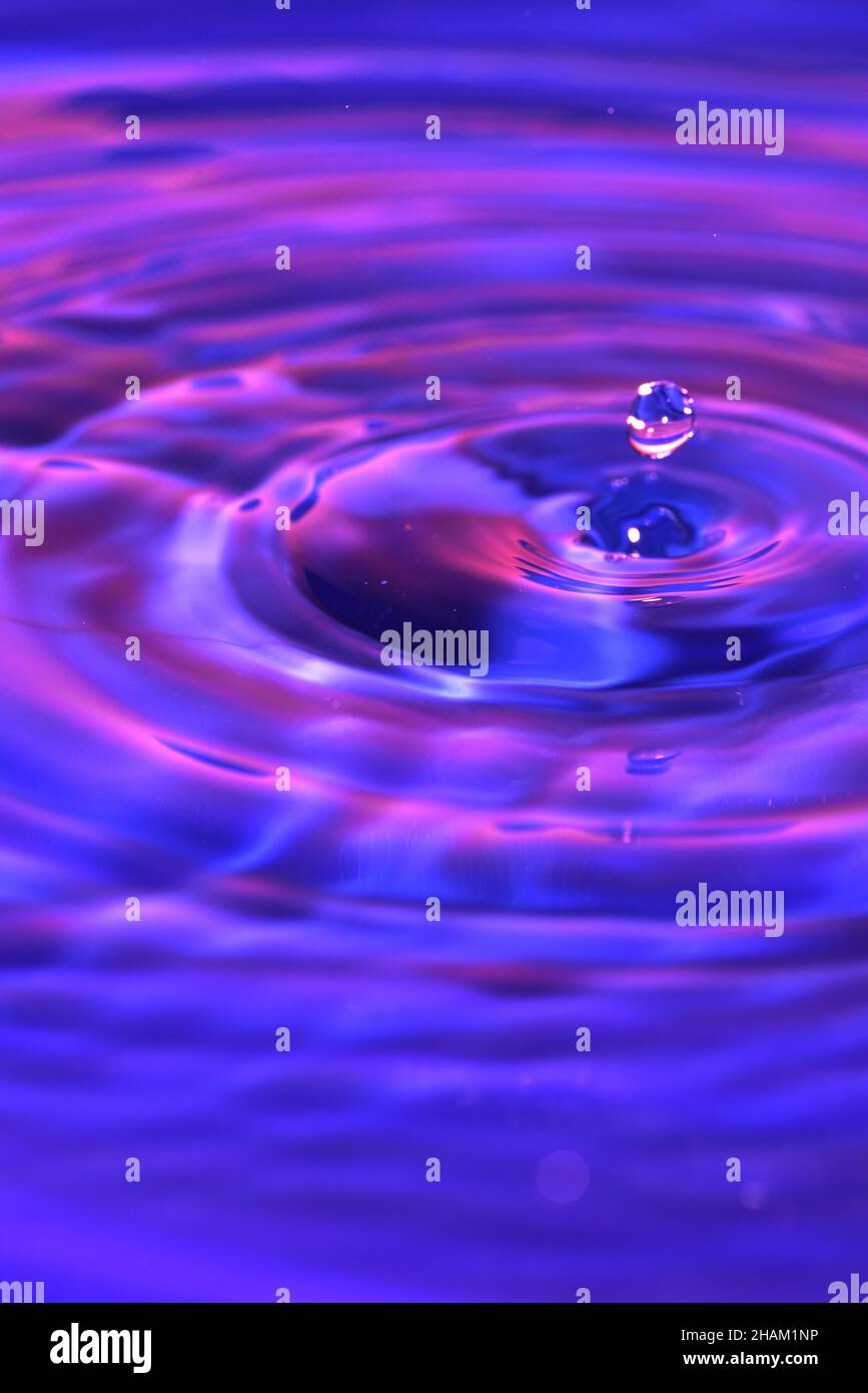 How to do water droplet photography hi-res stock photography and images ...