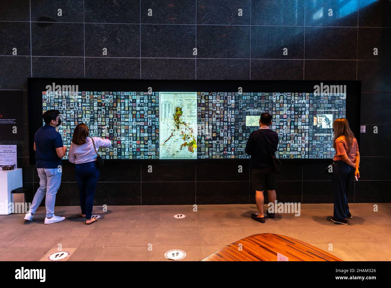 People visiting the Ayala museum at Makati city, Metro Manila ...