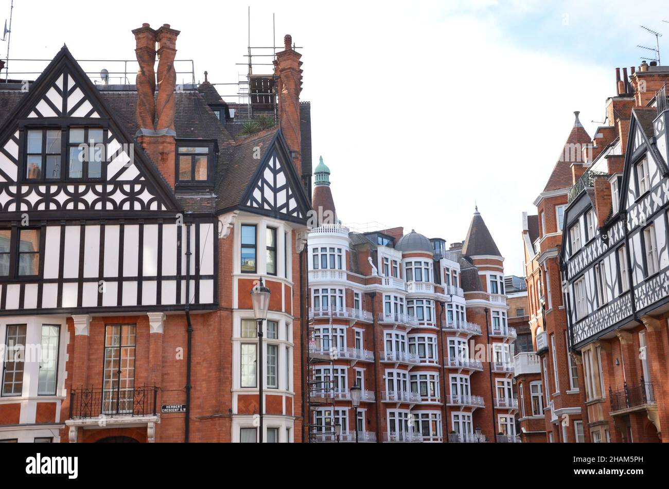 A stroll through the beautiful, medieval boroughs of Chelsea and ...