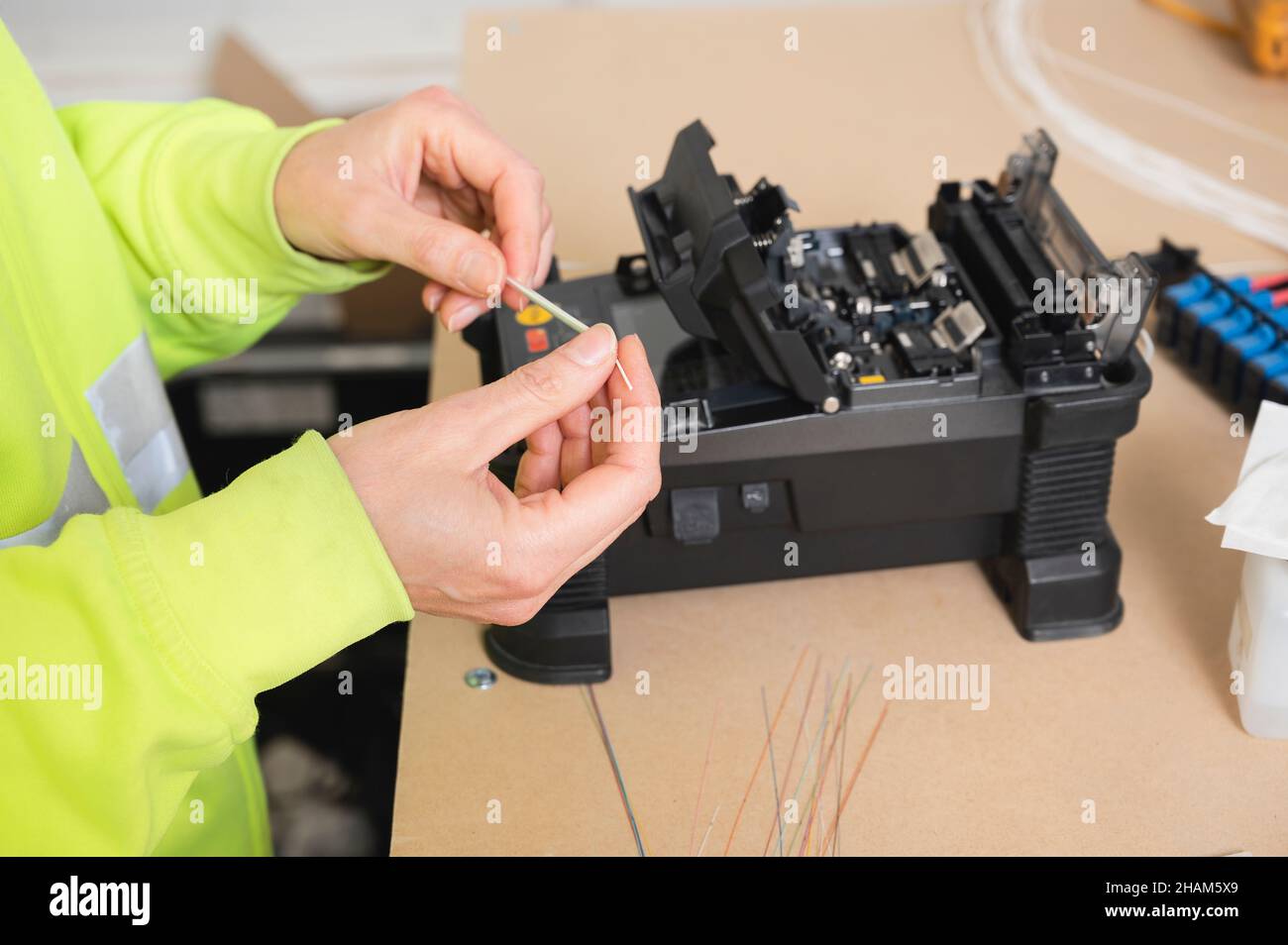 Repairing electronics industry hi-res stock photography and images - Alamy