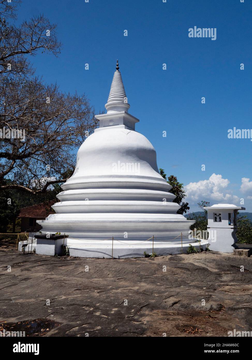 Lankatilaka vihara temple hi-res stock photography and images - Alamy