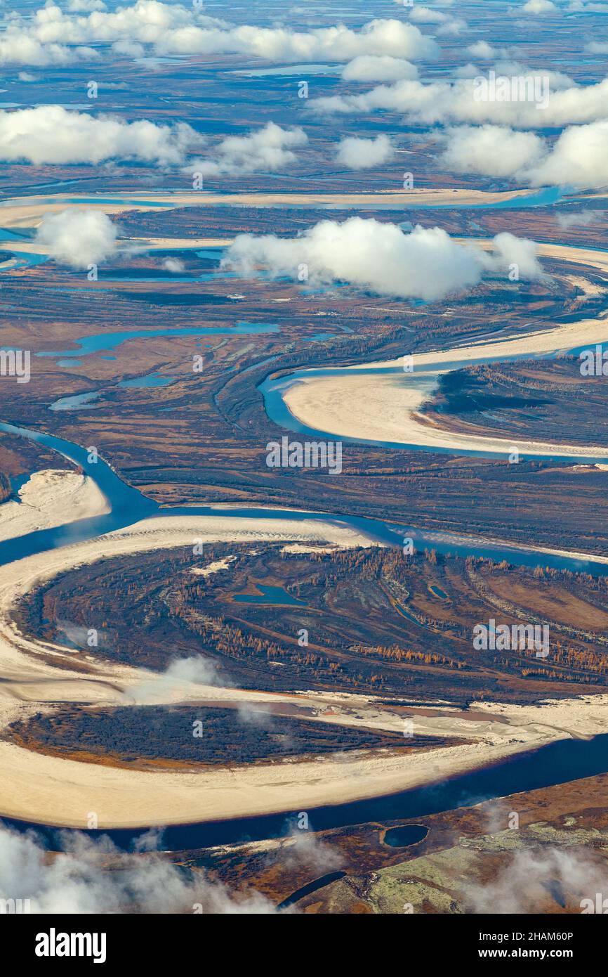 Aerial loops hi-res stock photography and images - Alamy