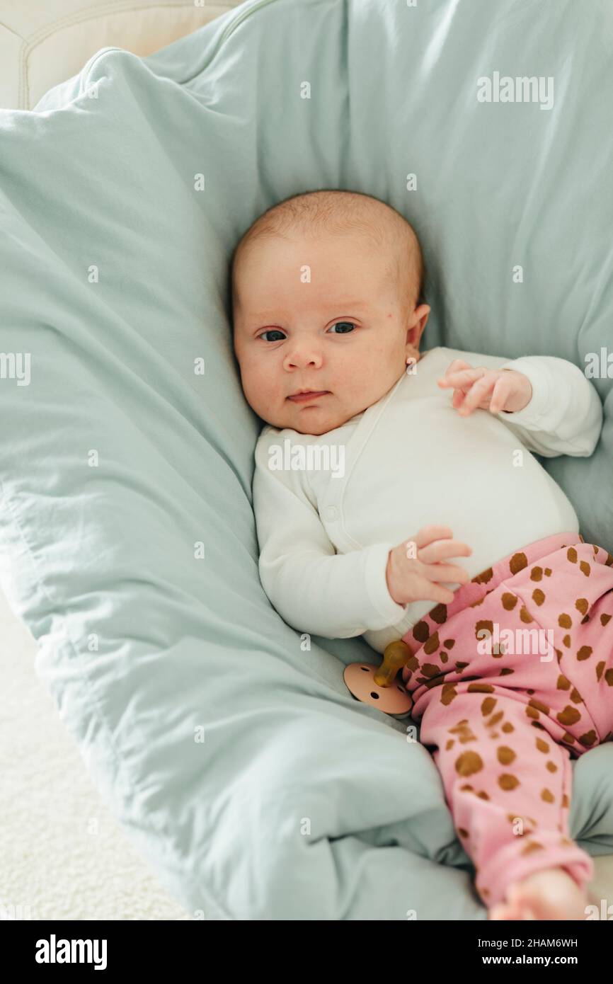 Children with camera hi-res stock photography and images - Alamy