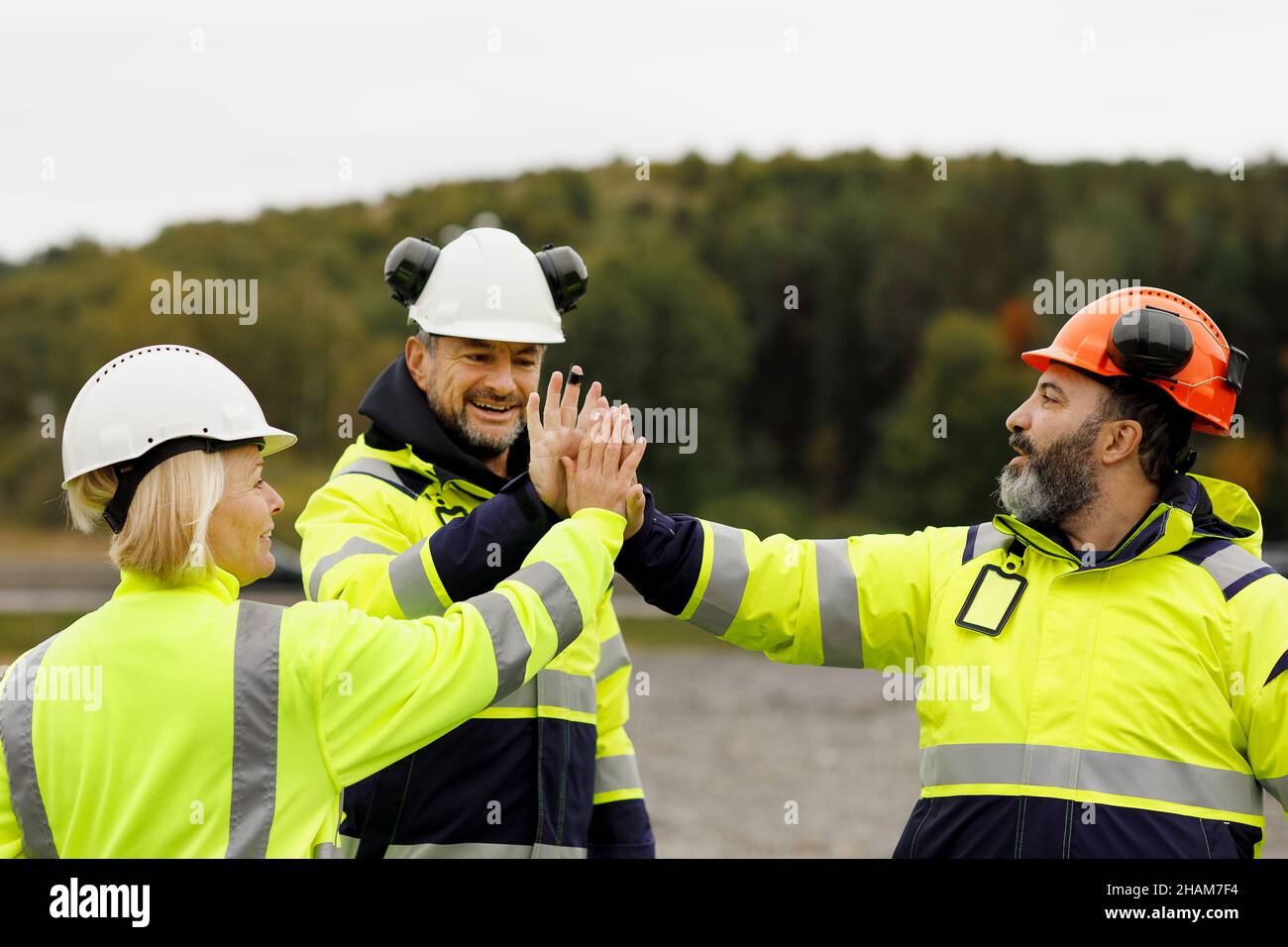 Cooperation building hi-res stock photography and images - Alamy