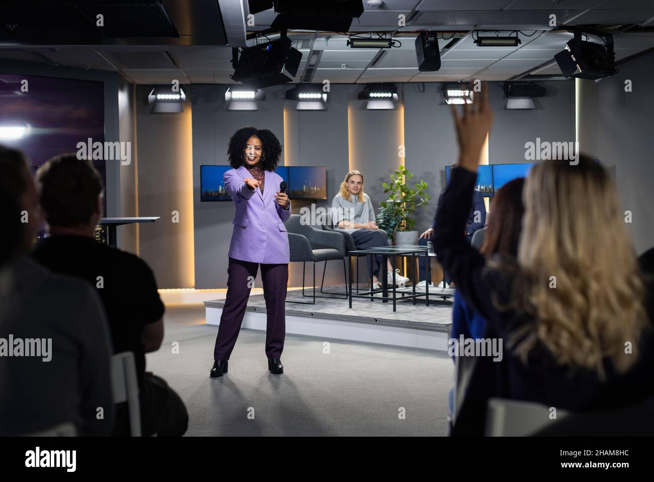 Tv studio audience hi-res stock photography and images - Alamy