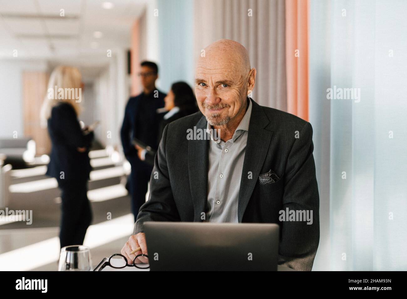 Professional office environment man hi-res stock photography and images ...