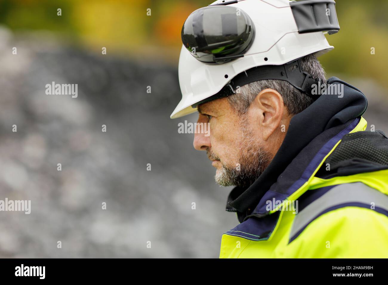 Male engineer in hard hat Stock Photo - Alamy