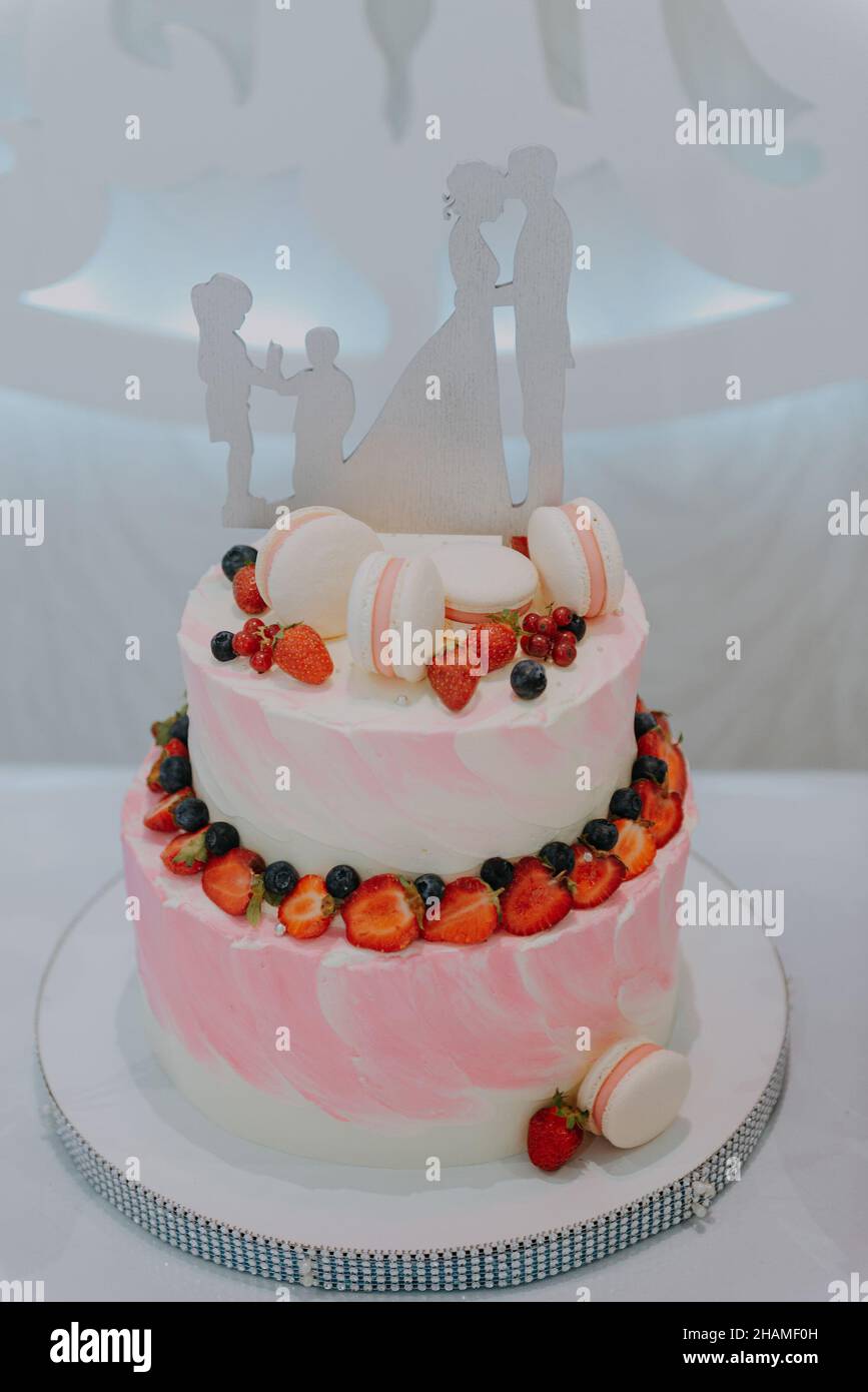 Vintage multi level cake hi-res stock photography and images - Alamy