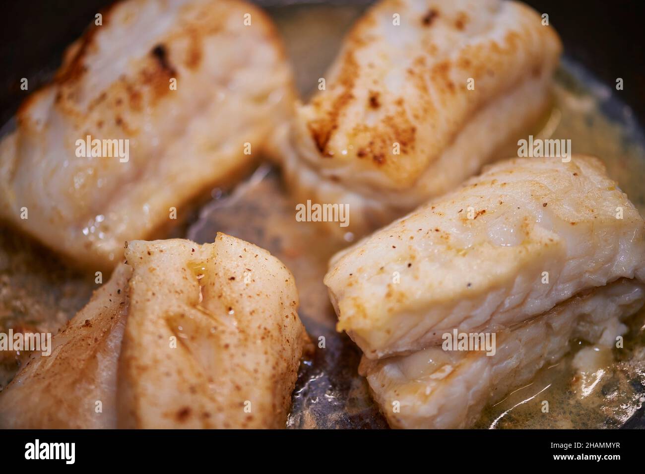 Slices of fish hi-res stock photography and images - Alamy