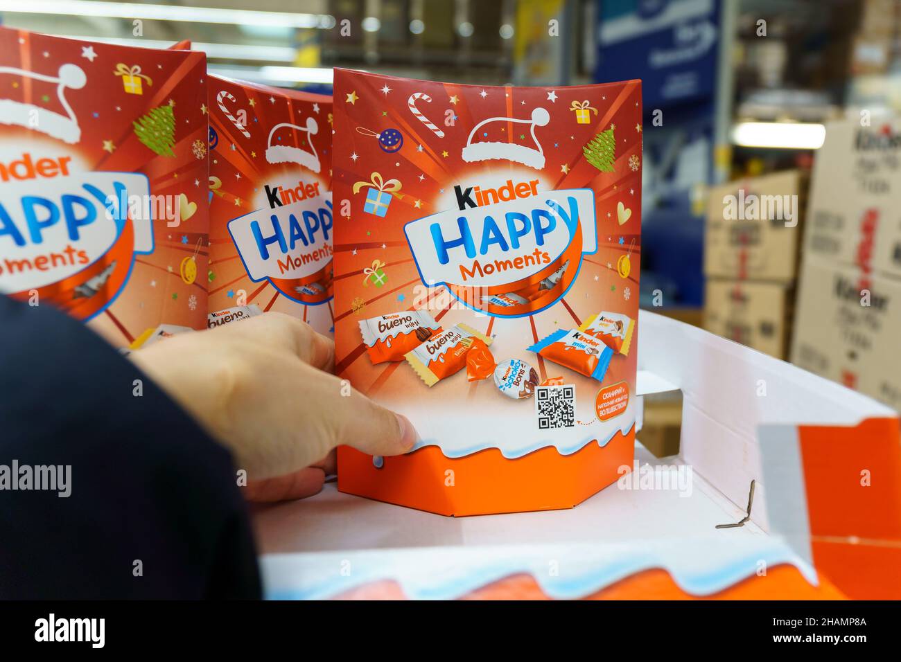 Kinder bueno chocolate bar on hi-res stock photography and images - Alamy