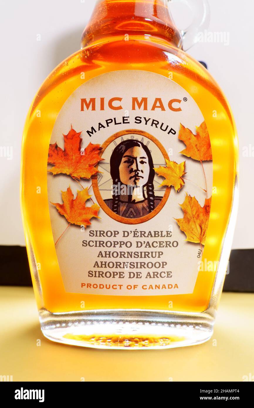 Canada maple syrup bottle hi-res stock photography and images - Alamy