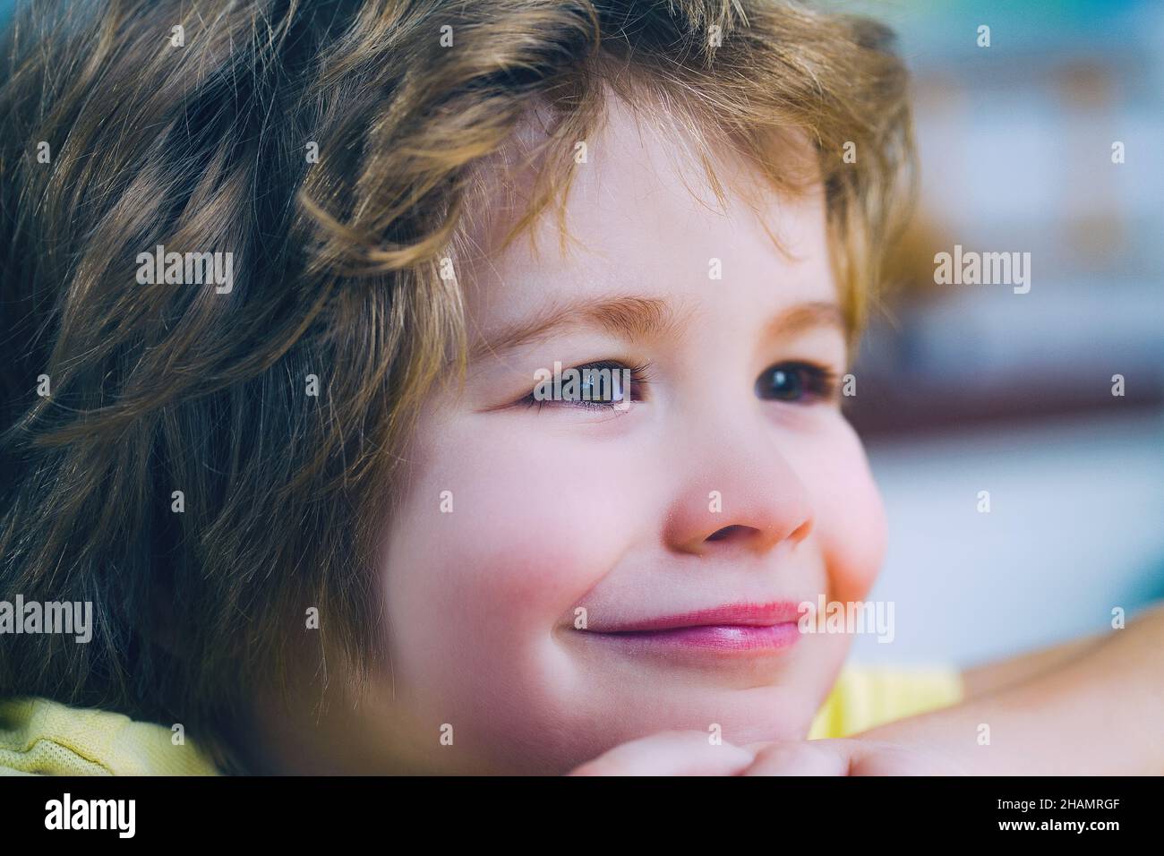Portrait of a cute little boy smiling Stock Photo - Alamy