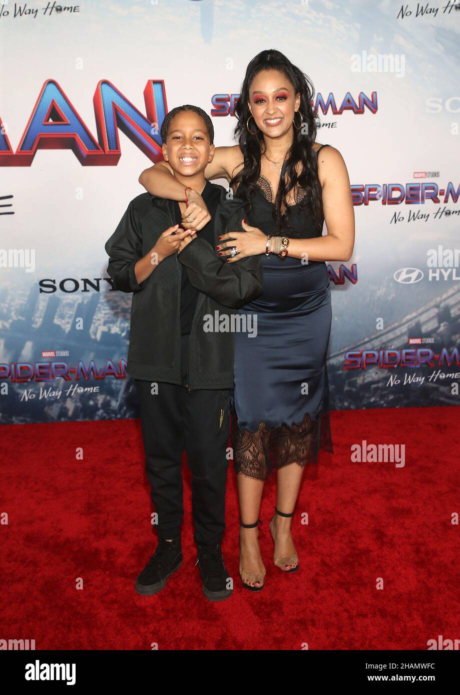 Los Angeles, Ca. 13th Dec, 2021. Tia Mowry-Hardrict, Cree Hardrict, at ...