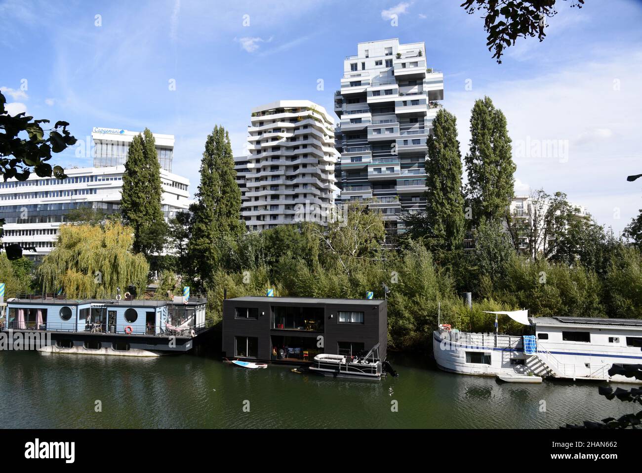Issy-les-Moulineaux (Paris area): overview of the River Seine and the ...
