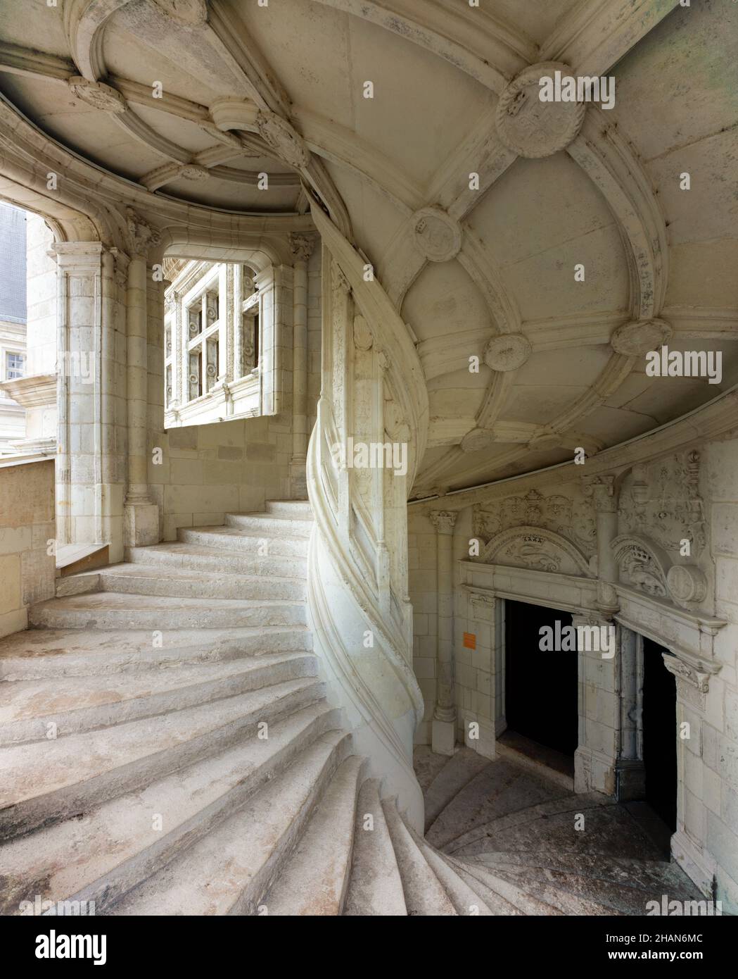 Treppe im innenhof hi-res stock photography and images - Alamy