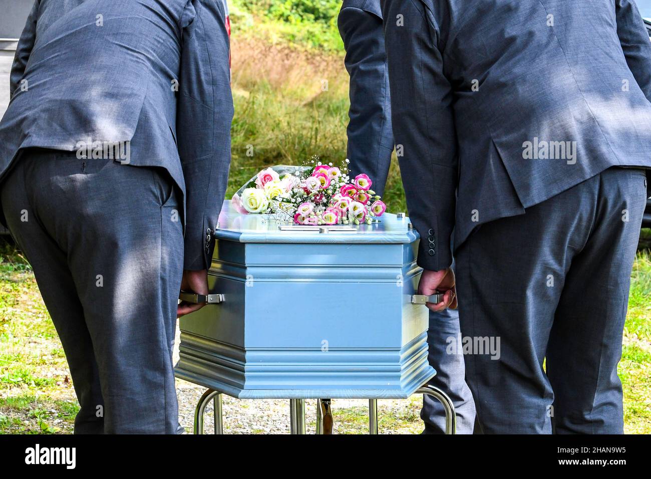 Burial at the cemetery “cimetiere de l'ouest“ in Rouen (northern France ...