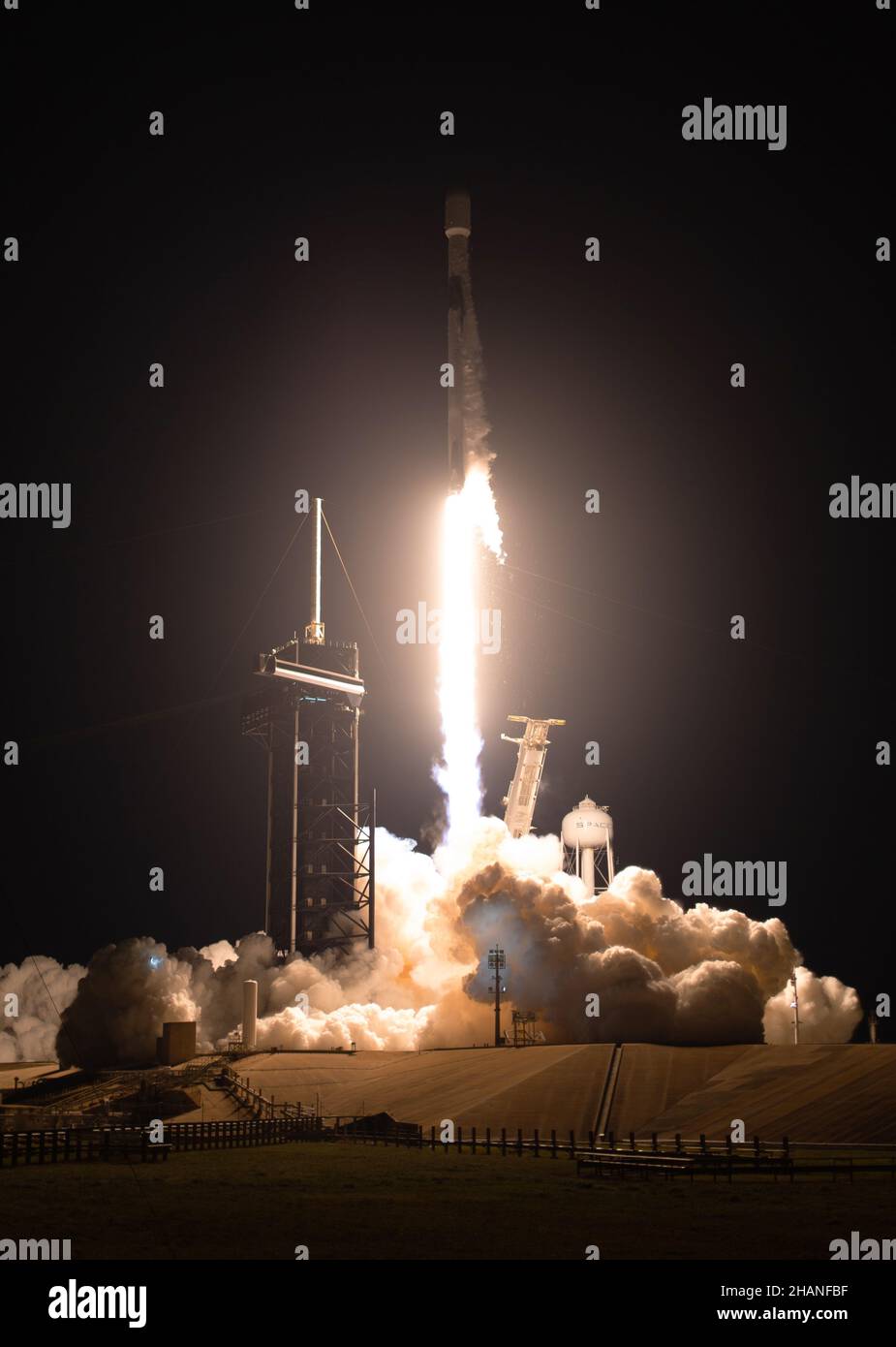 A SpaceX Falcon 9 rocket launches with NASA’s Imaging X-ray Polarimetry ...
