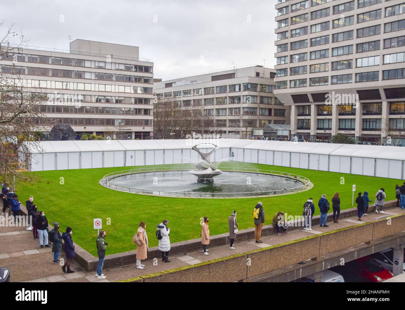 Nhs ambulance hospital queue hi-res stock photography and images - Alamy