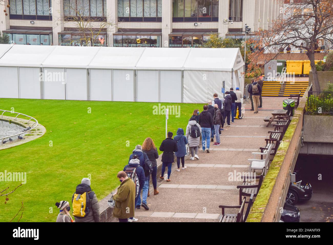 Doctor queue uk hi-res stock photography and images - Alamy