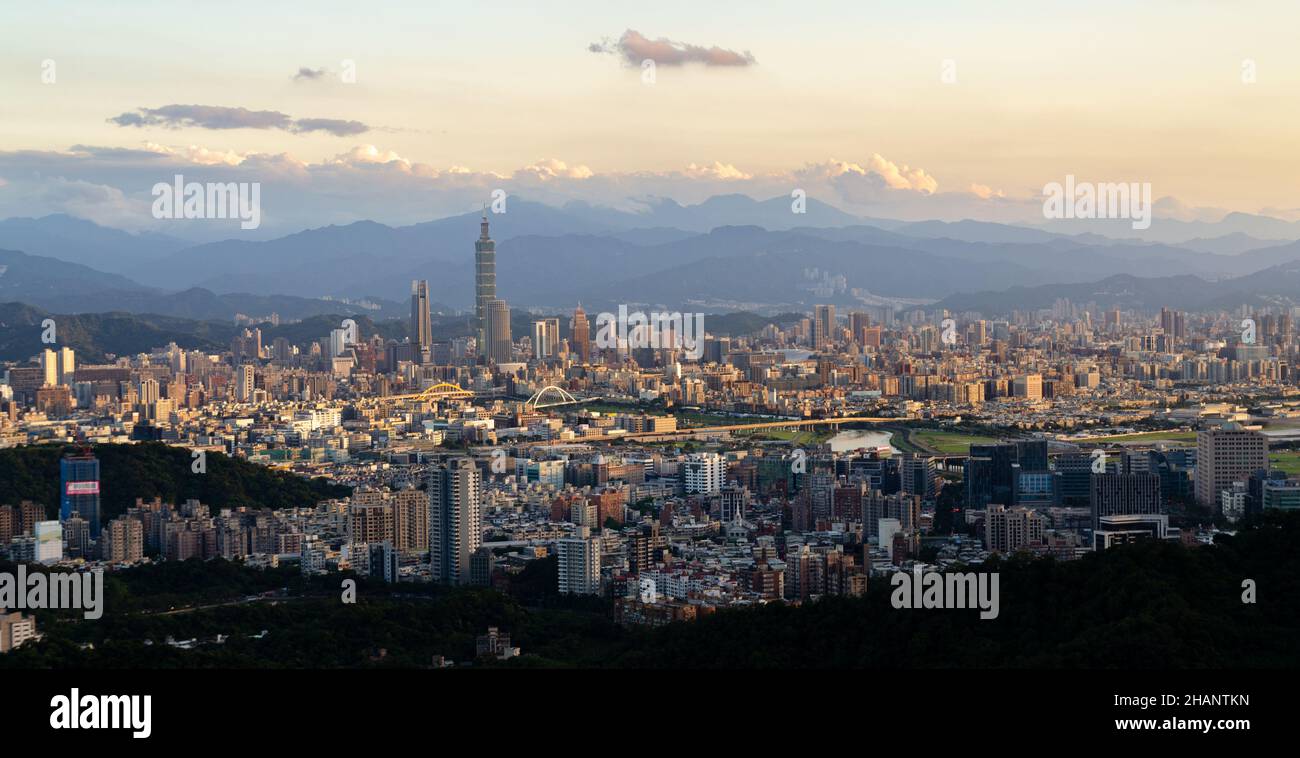 Taipei 101 sunset hi-res stock photography and images - Alamy