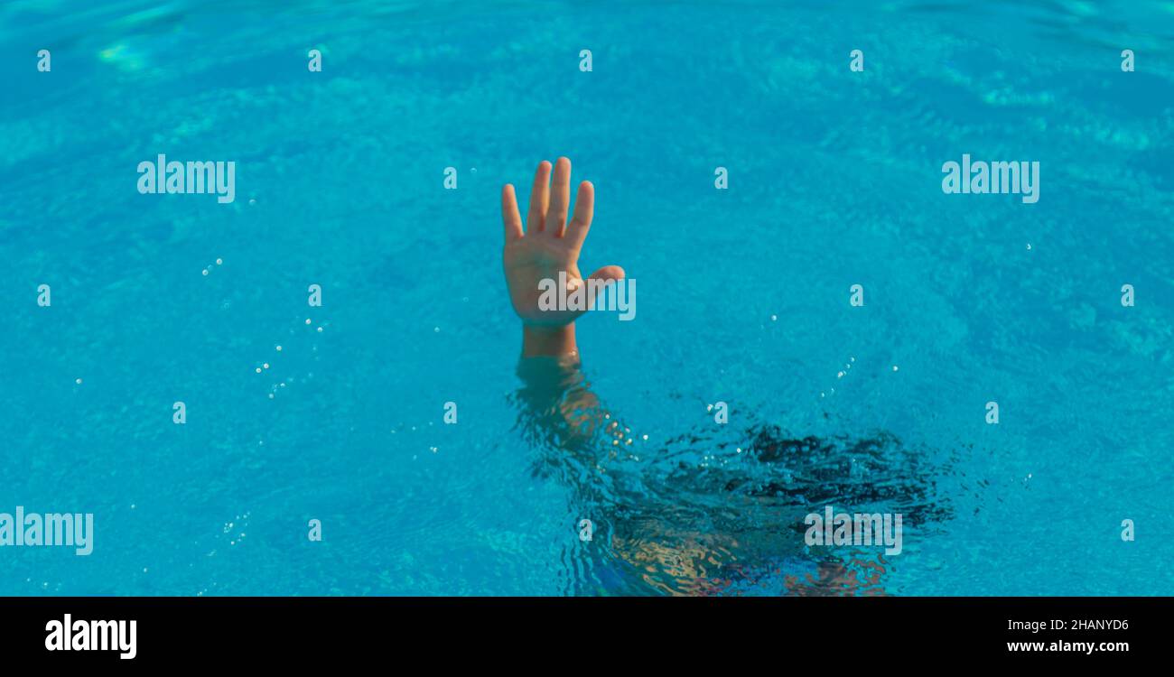 Save drowning child hi-res stock photography and images - Alamy