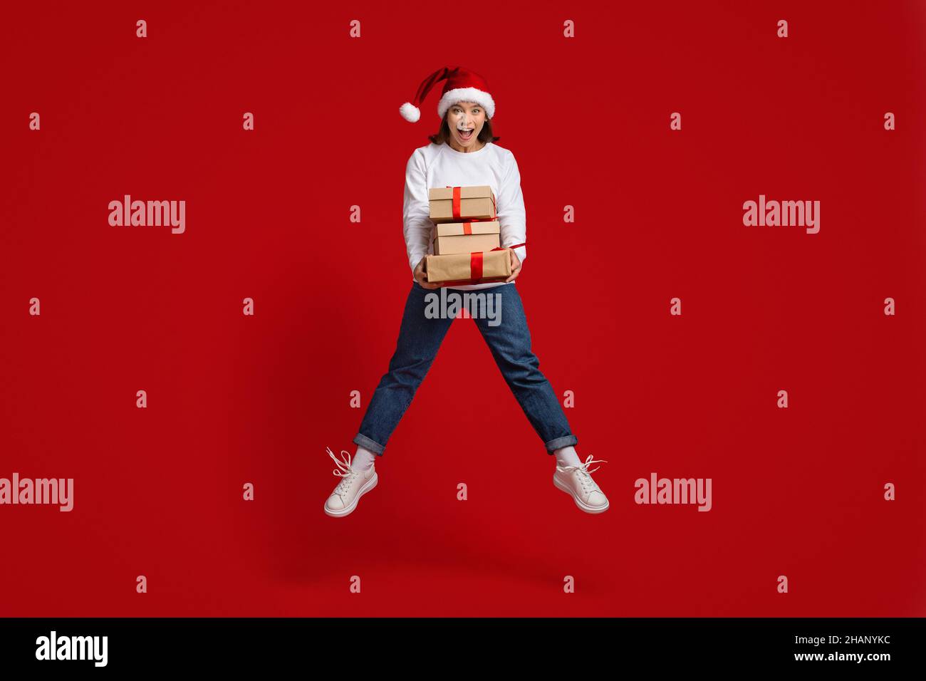 Funny empty boxes hi-res stock photography and images - Alamy