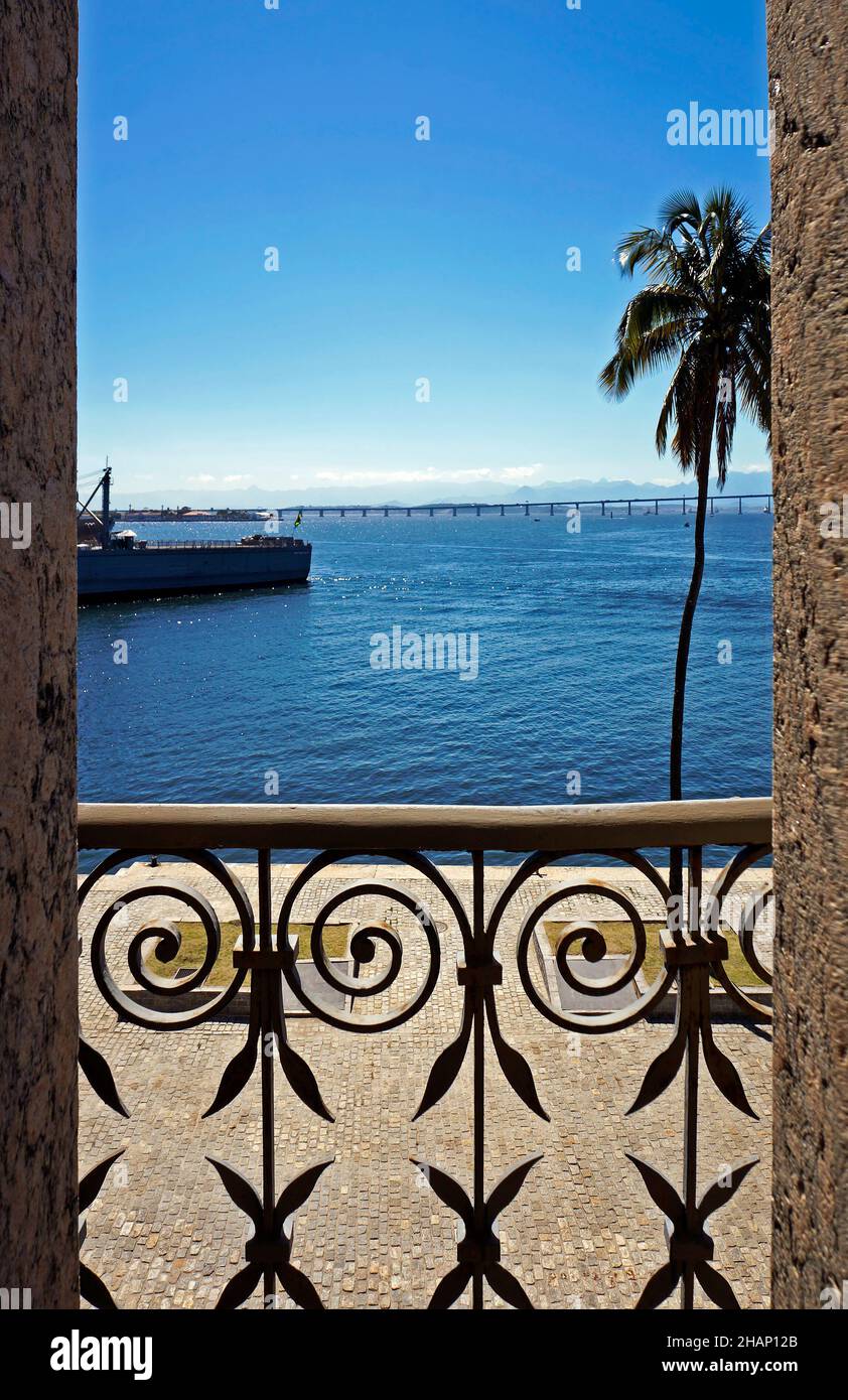 Bay window balcony hi-res stock photography and images - Alamy