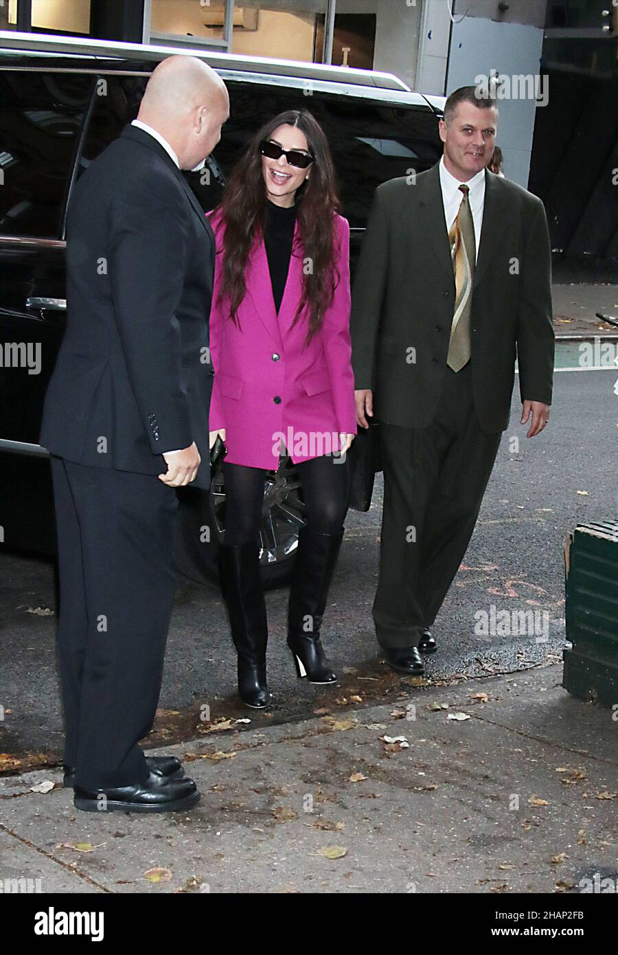New York - NY - 20211122 Emily Ratajkowskiwearing a pink blazerarrives ...