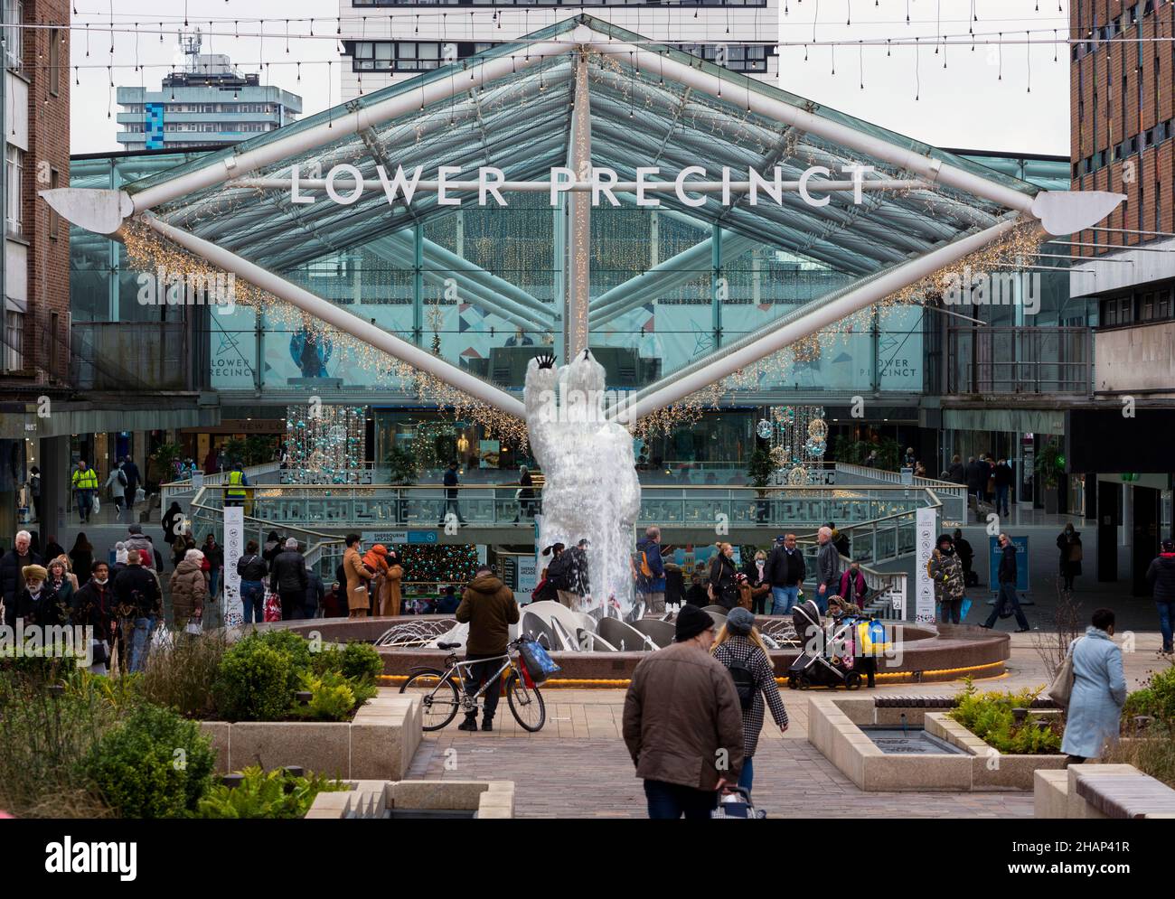 Lower precinct shopping centre hi-res stock photography and images - Alamy