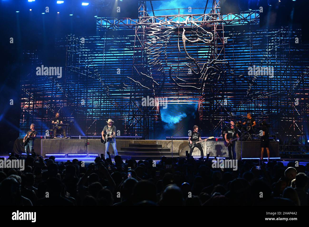 Miami - FL - 20211029 Jason Aldean performs during the Back in the ...