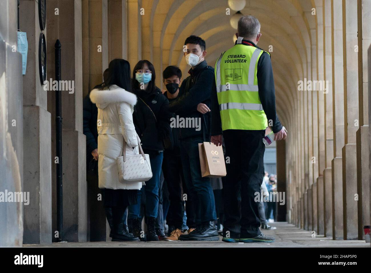 Queue england polite hi-res stock photography and images - Alamy
