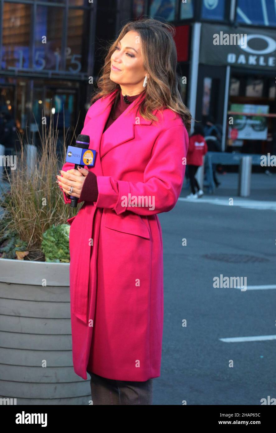 New York - NY - 20211124 The Good Morning America hosts get ready on ...